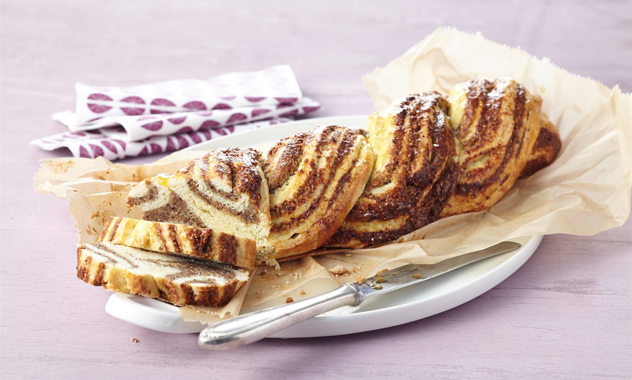 Nuss-Striezel Rezept | Dr. Oetker