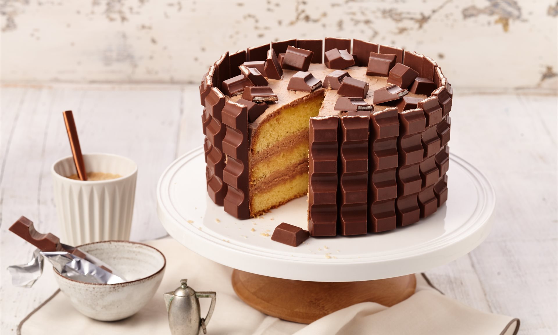 Erdbeer Kinder Riegel Torte Crêpestorte Mit Yogurette® | Rezept